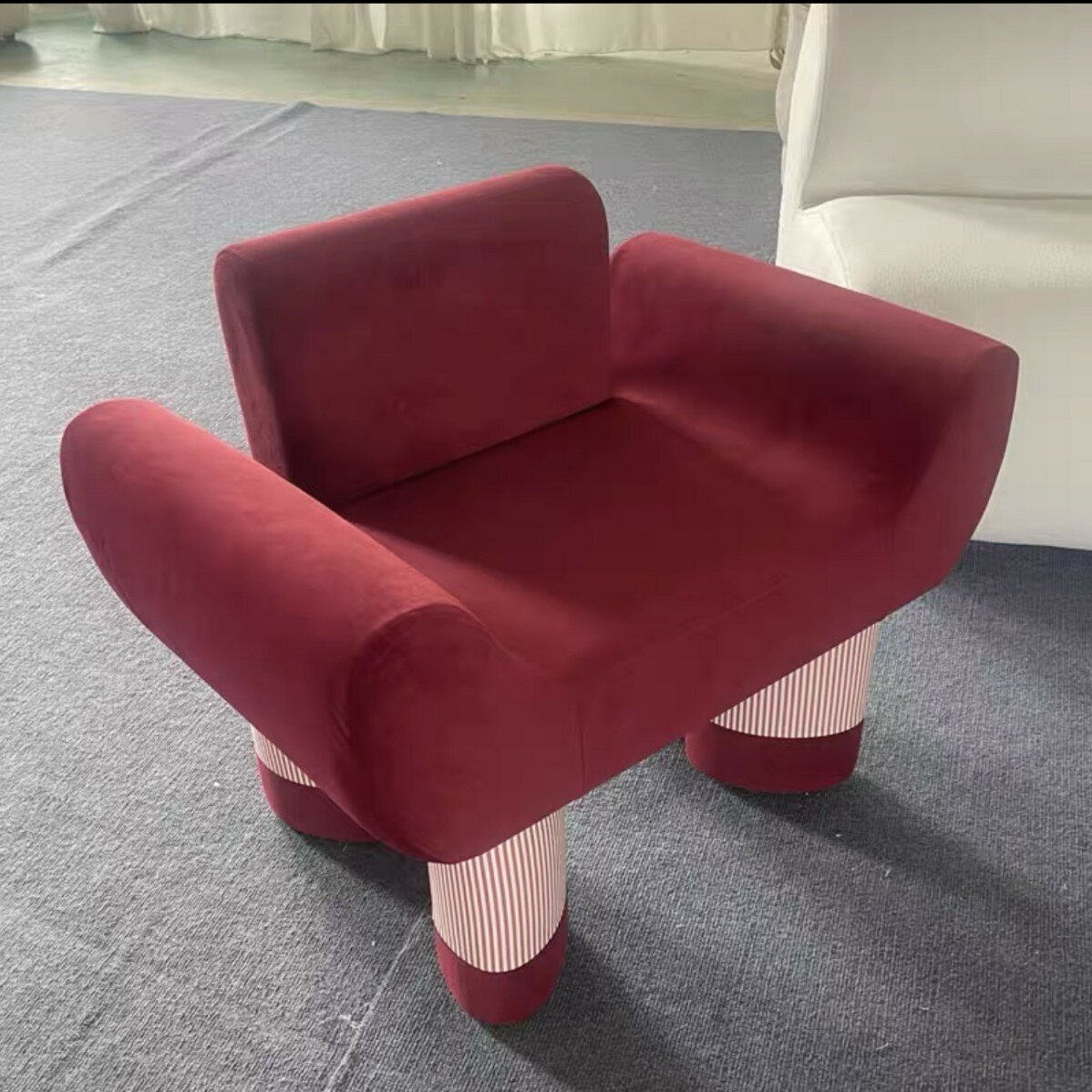 Интерьерное кресло Gaysorn (красный)