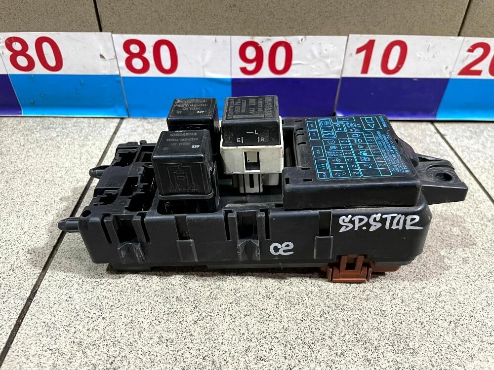 Блок предохранителей Mitsubishi Space Star MR318828