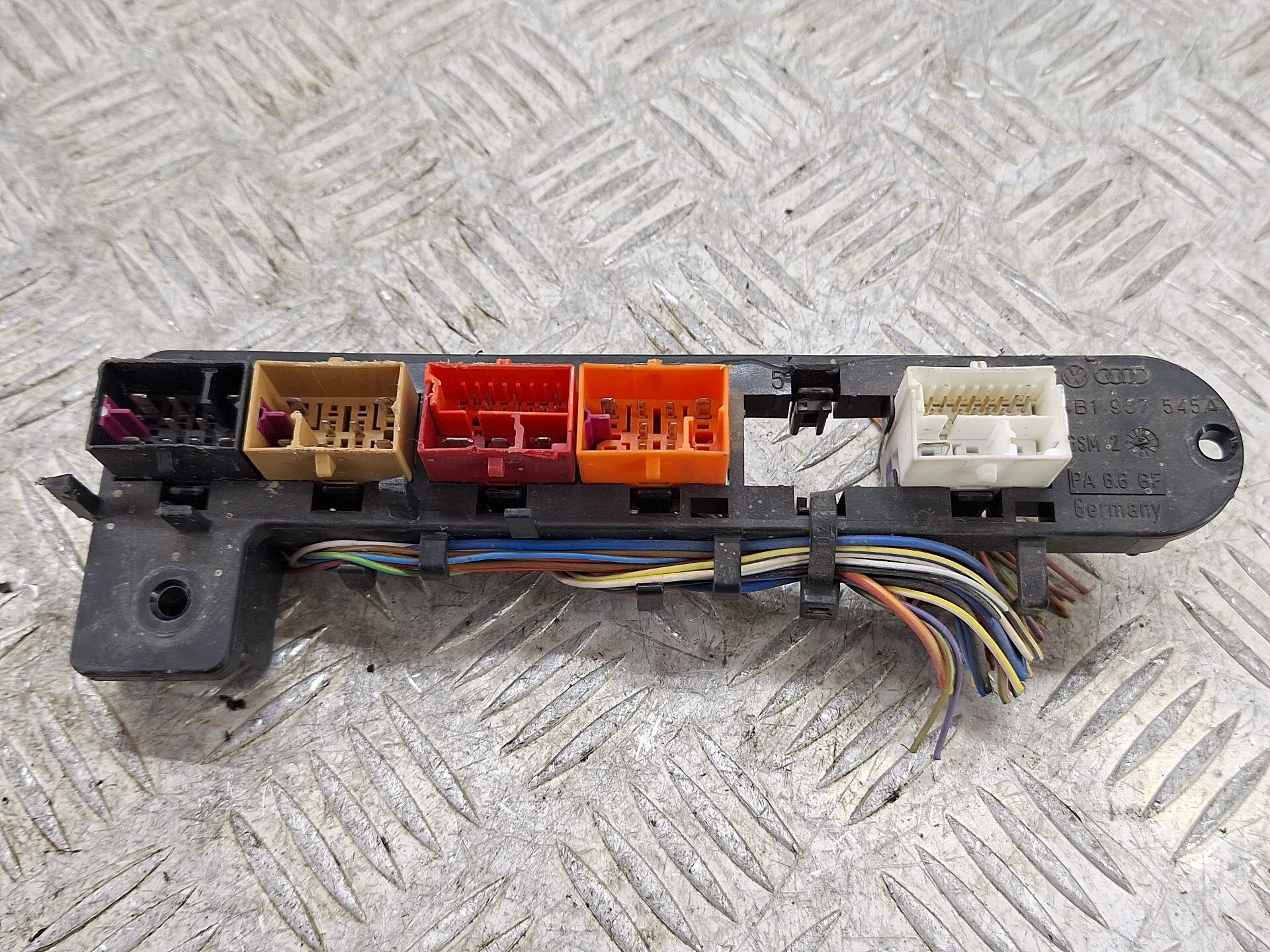 Блок предохранителей Audi A6 C5 1999 4B1937545A