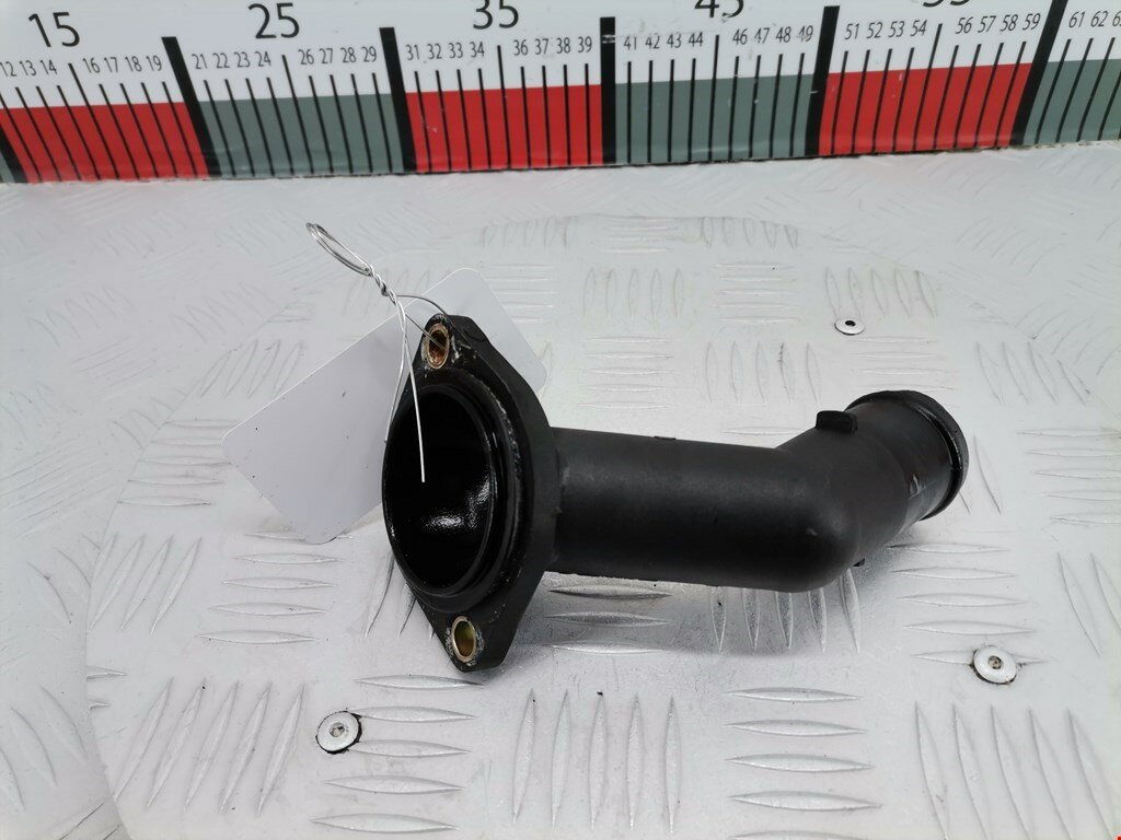 Корпус термостата Volkswagen Golf 4 06A121121C арт. 1690004