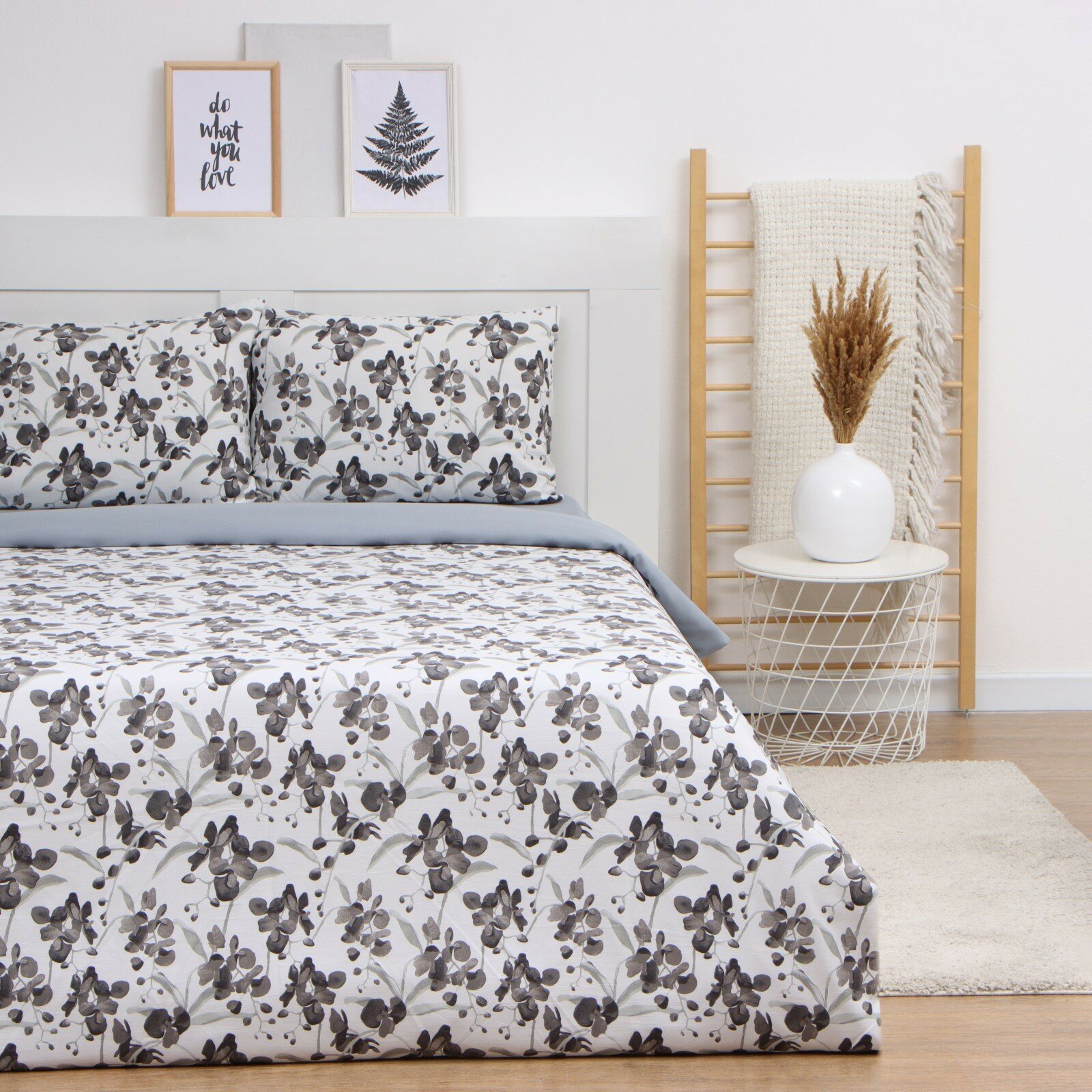 Постельное бельё LoveLife евро Flowers 200х220см, 225х240см, 50х70см-2шт, жатка, 100% п/э, 100гр/м2