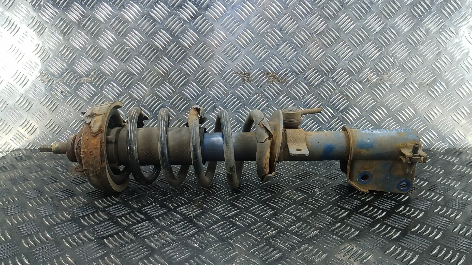 Стойка передняя правая OPEL VIVARO