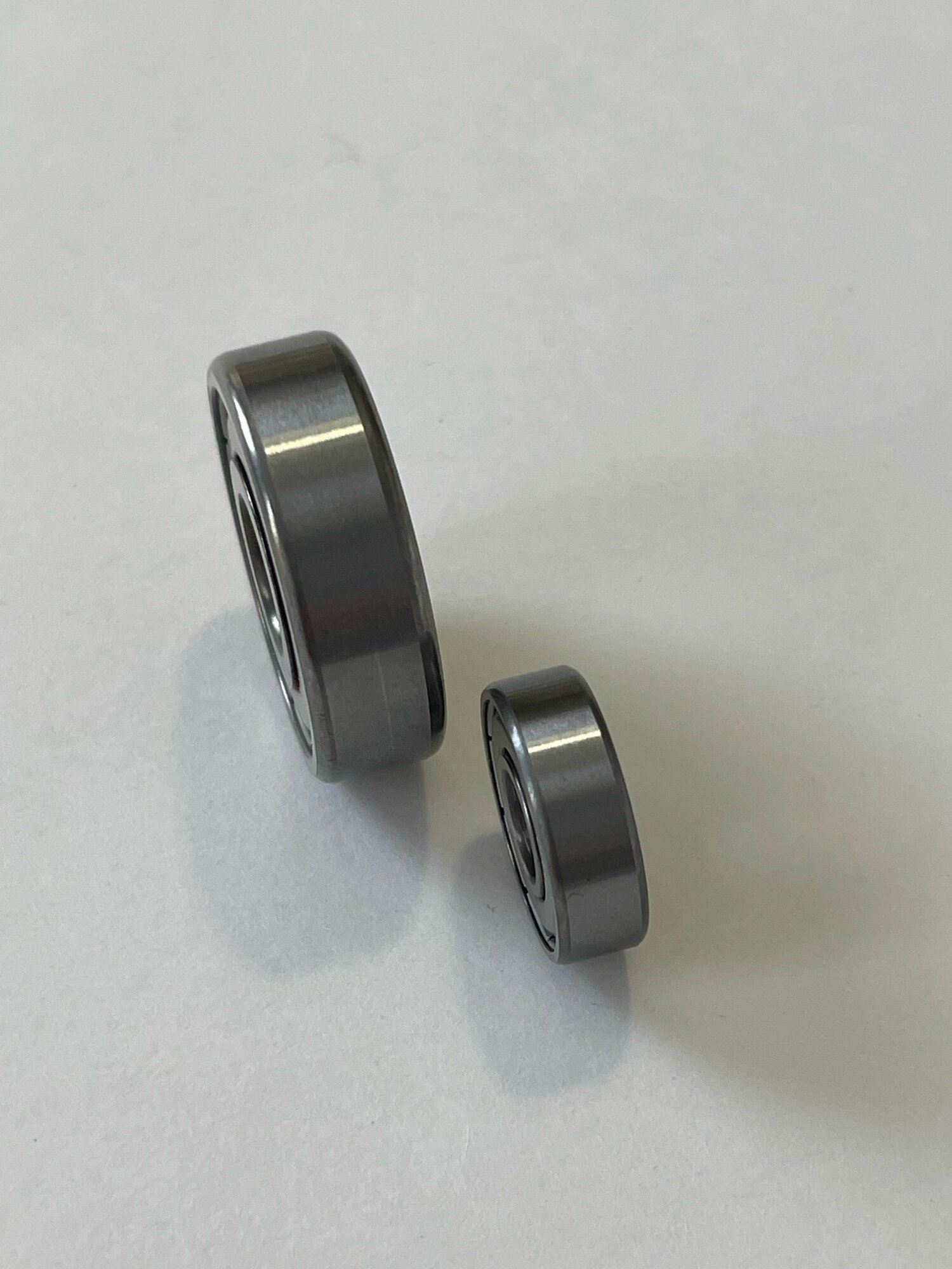 Комплект подшипников на ротор подходит для циркулярной пилы BOSCH GTS 635-216. Артикул : 1.619. P06.374/ 1.609. B04.083