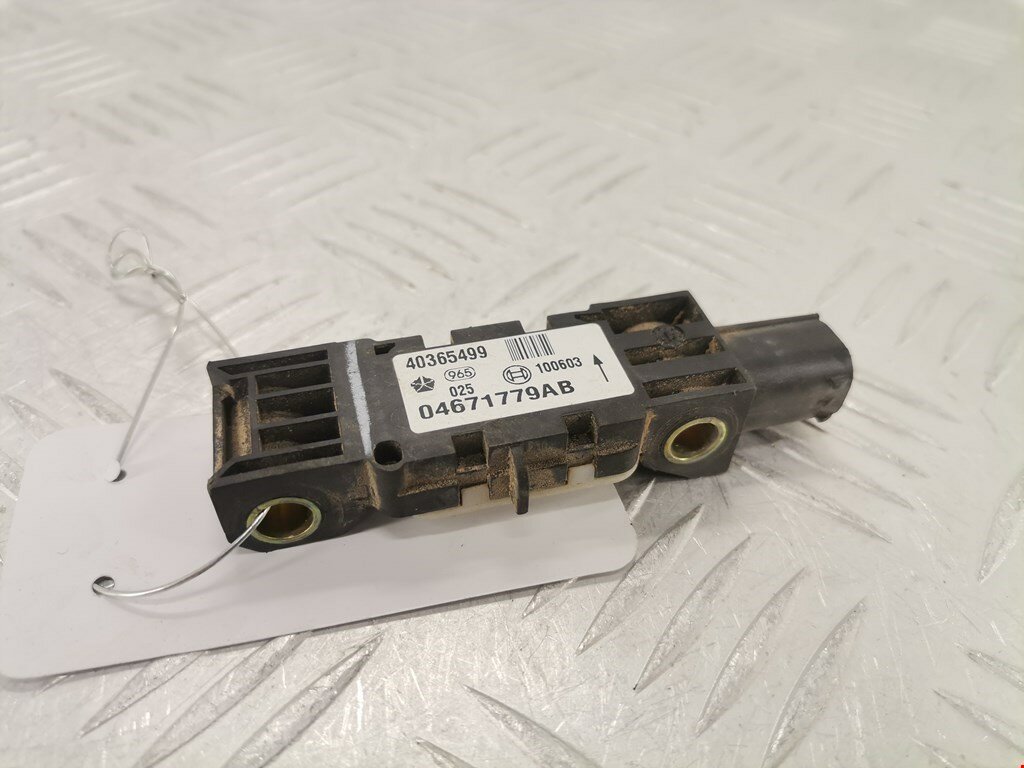 Датчик удара Chrysler Pacifica 1 04671779AC арт. 1075766