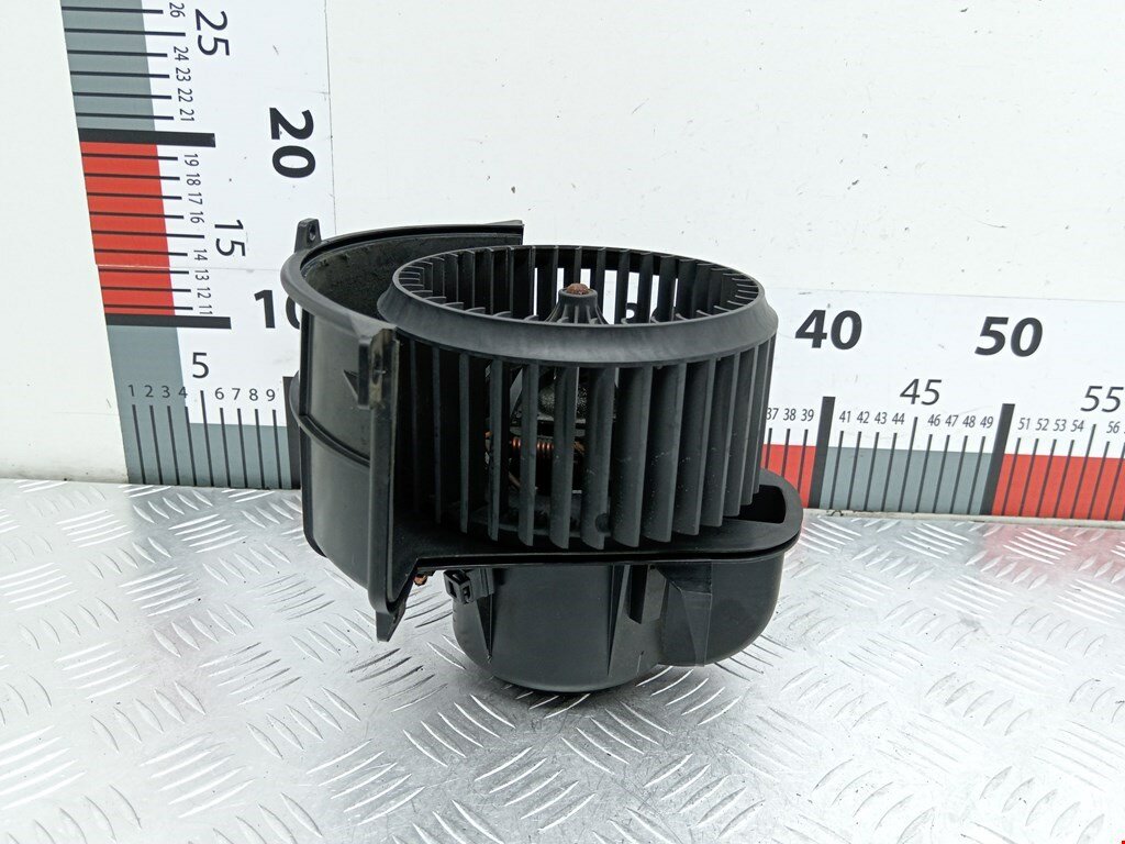 Моторчик печки (вентилятор отопителя) Audi Q7 4L 7L0820021N арт. 1821194