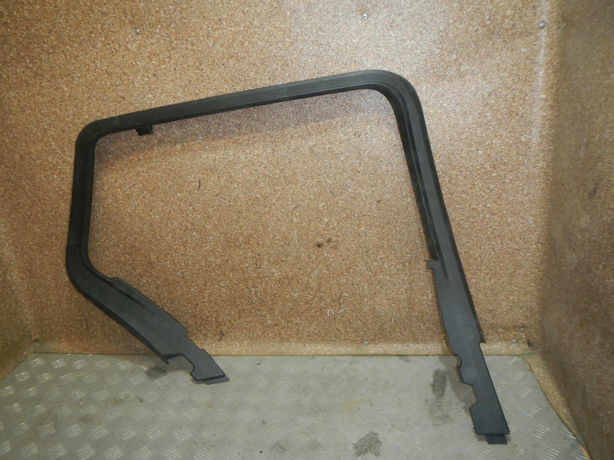 Б/У Накладка двери, BMW (БМВ)-5 (G30) (16-) BMW 5 (G30) (16-) задняя левая, универсал Потертости. 536335 BMW арт. 5133738...