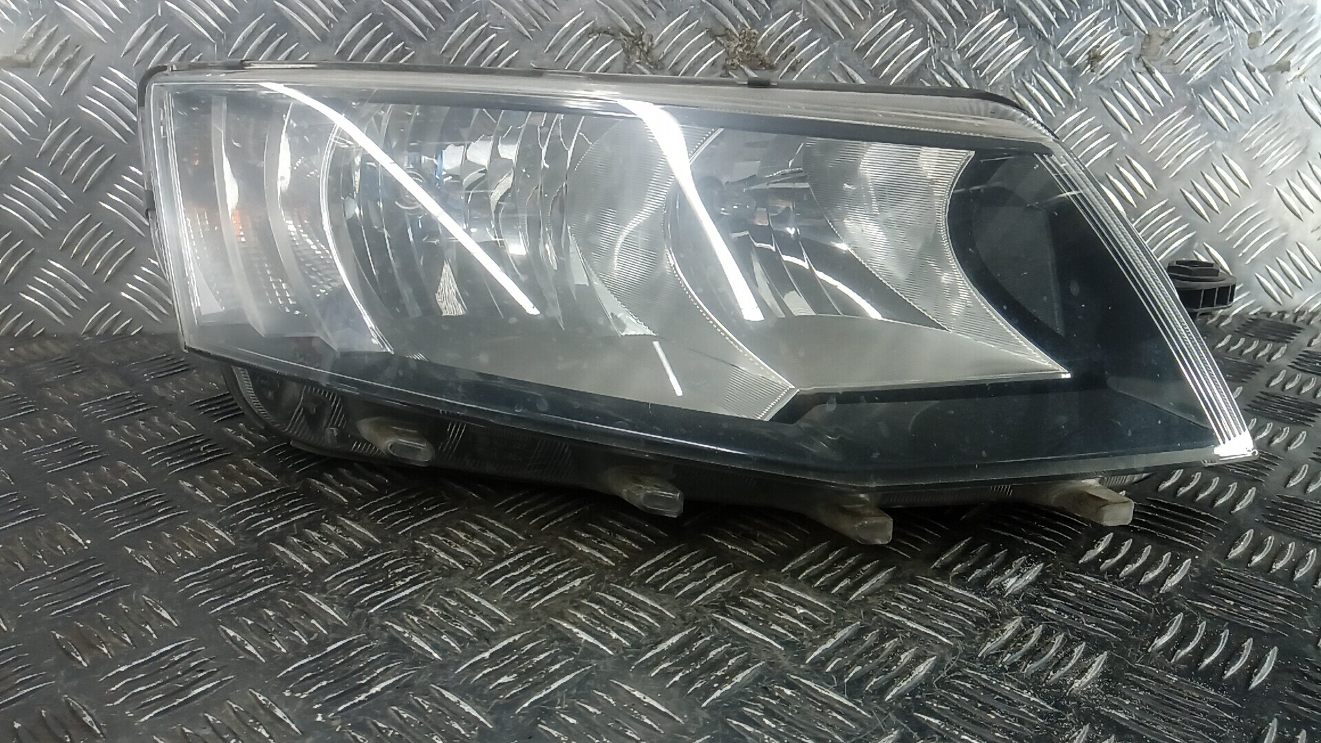 Фара правая SKODA OCTAVIA A7, Номер 5E2941018