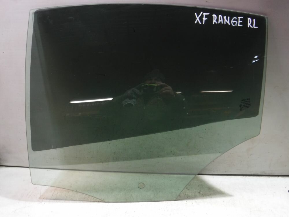 Стекло двери задней левой Jaguar XF