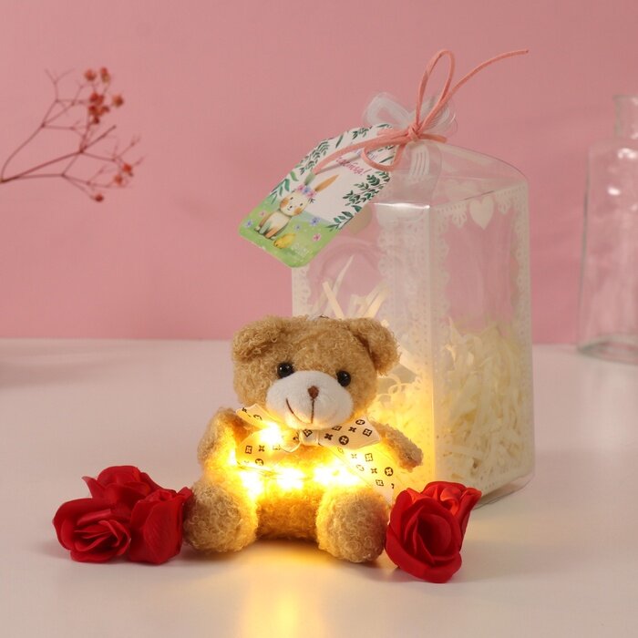 Набор подарочный «Мишка беж с бантом», мыльные красные розы 5 шт, роса, 7×7×12 см