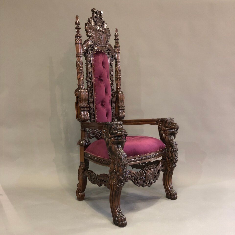 Кресло трон "Лев" DOMKORLEONE из красного дерева (mahogany wood) с текстильной обивкой, цвет орех Antique Sou Dark