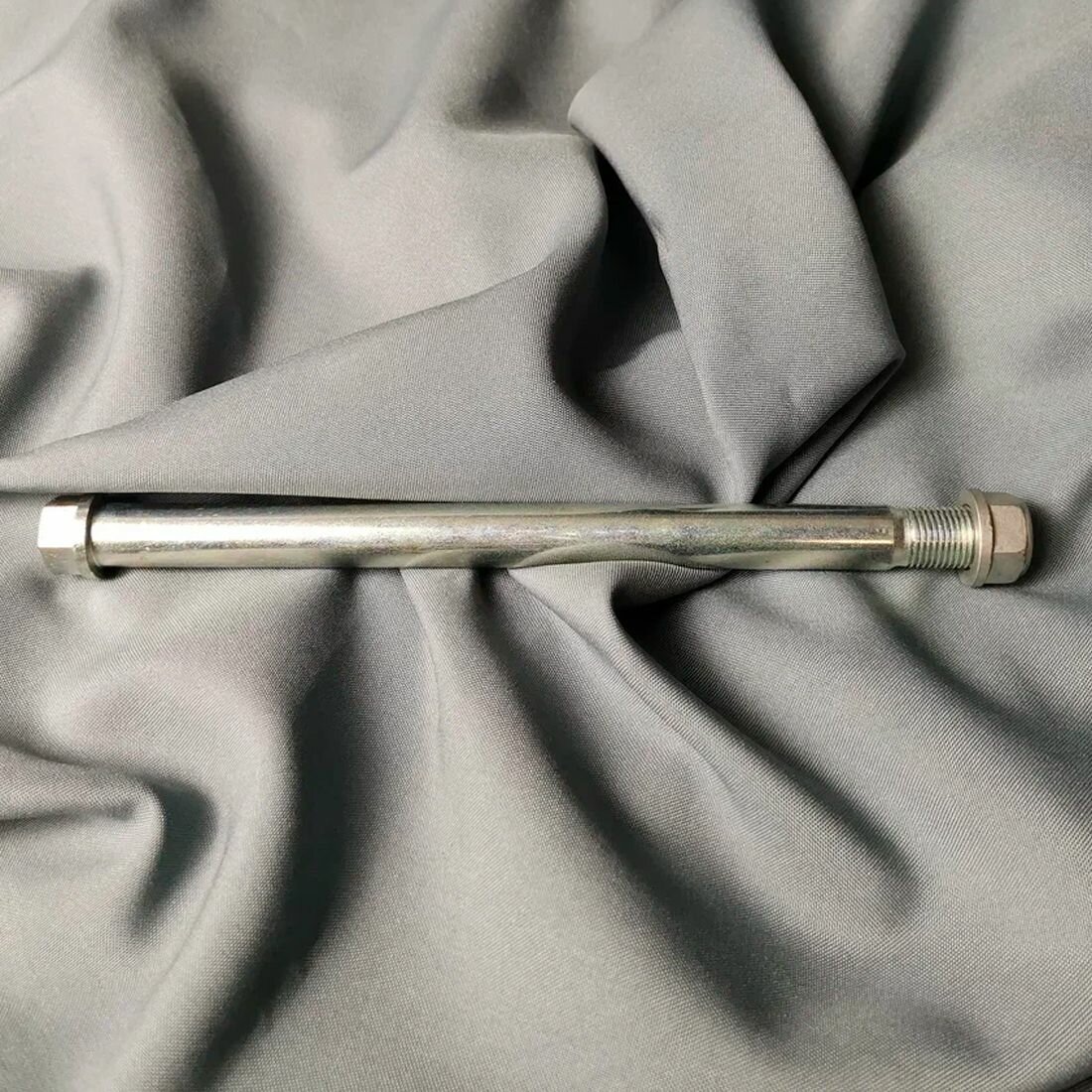 Болт, ось прогрессии мотоцикла Kews K16 / K18 / K20 / K21