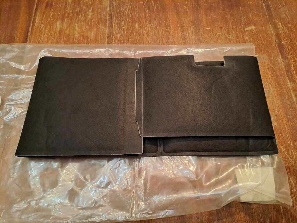 Новый кожух аккумулятора Audi (без крышки) 1K0 915 418f