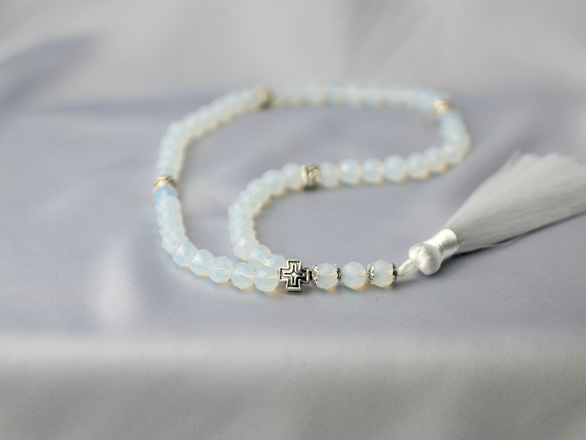 Православные Четки из Натурального Перламутрового Горного Хрусталя 8мм, 50 бусин/Собраны На Шелковой Нити, Для Молитвы, С Кисточкой И Крестиком, В Машину