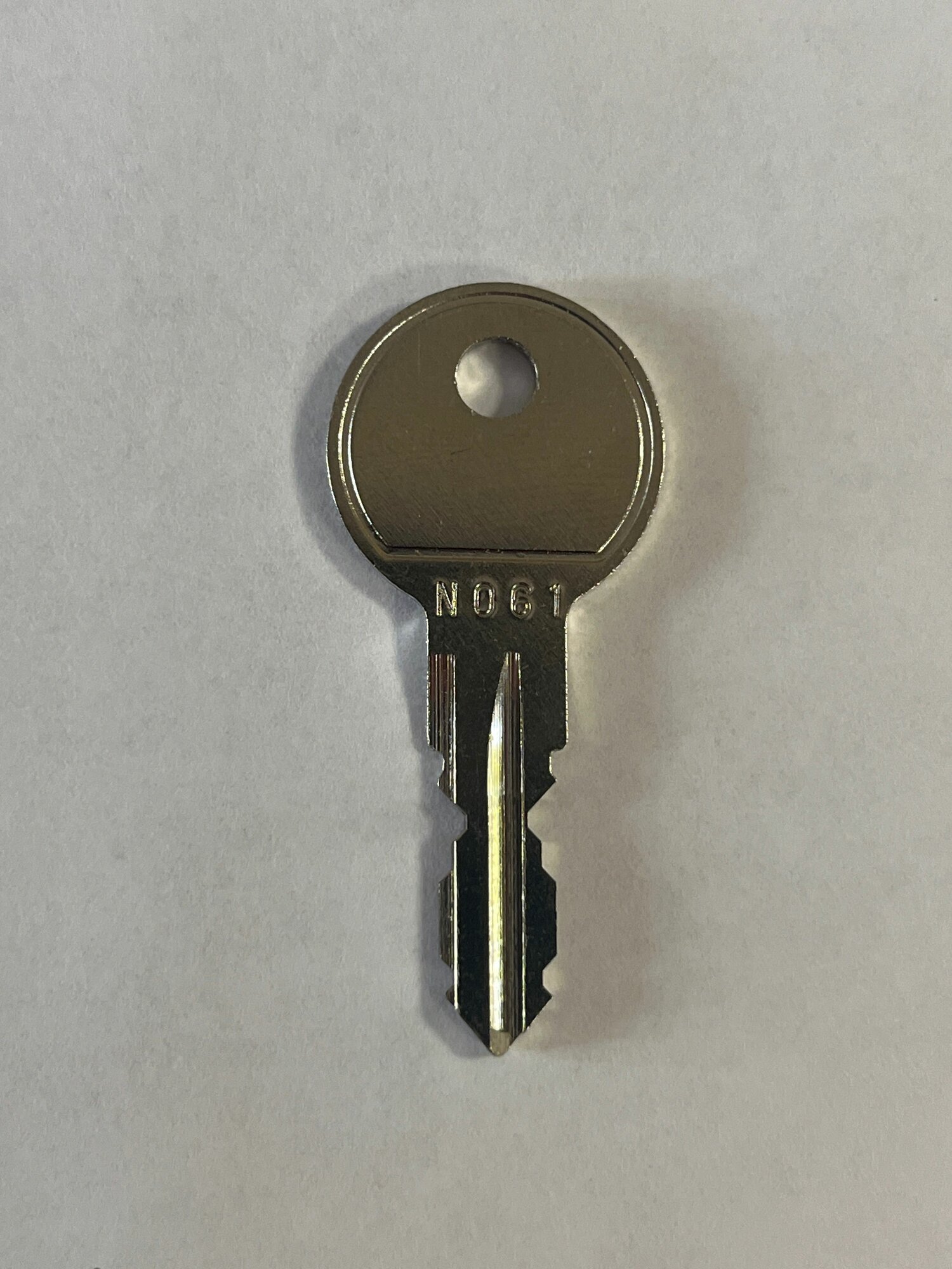 Ключ для багажника Thule N061