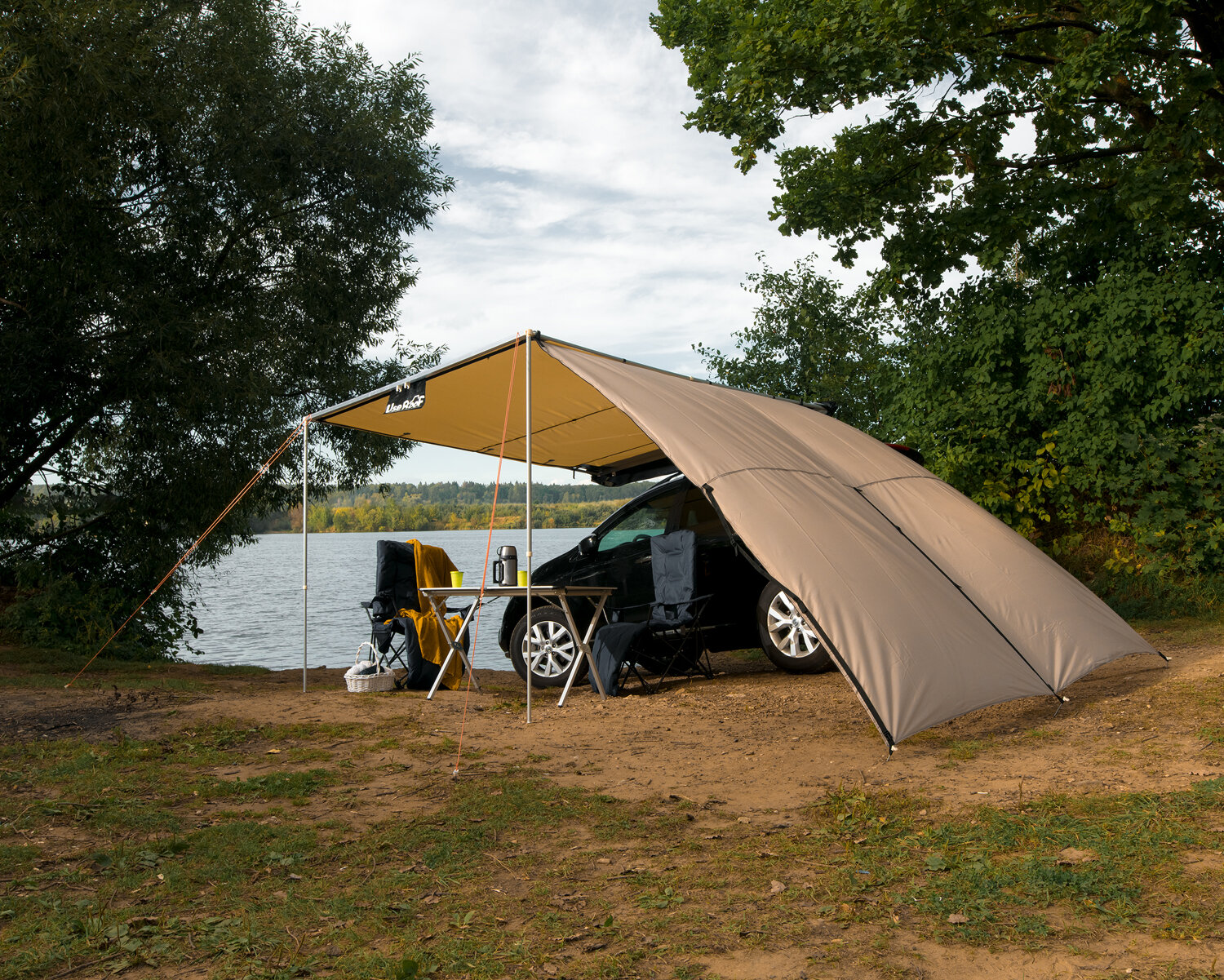 Маркиза для авто