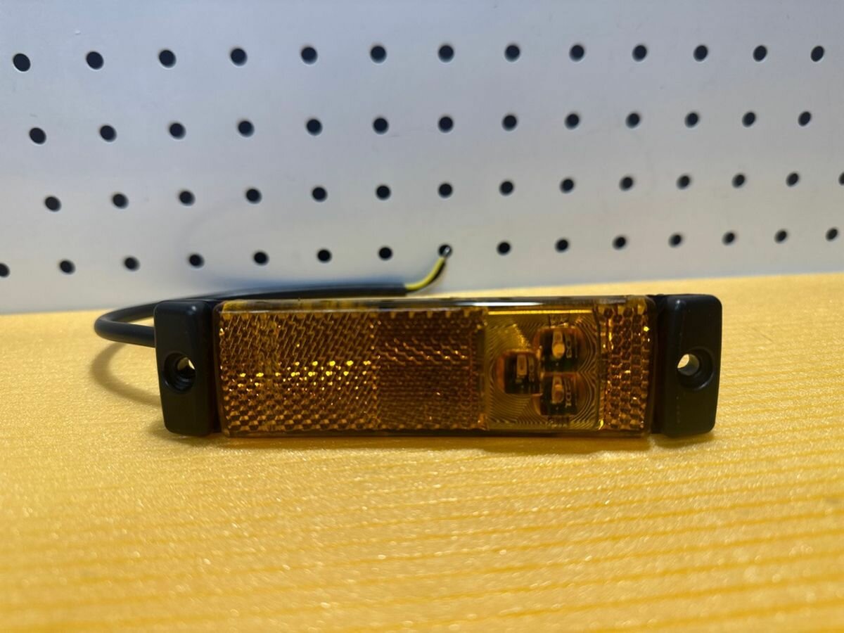 Фонарь габаритный светодиодный 130x32 шмиц/Kogel/KRONE