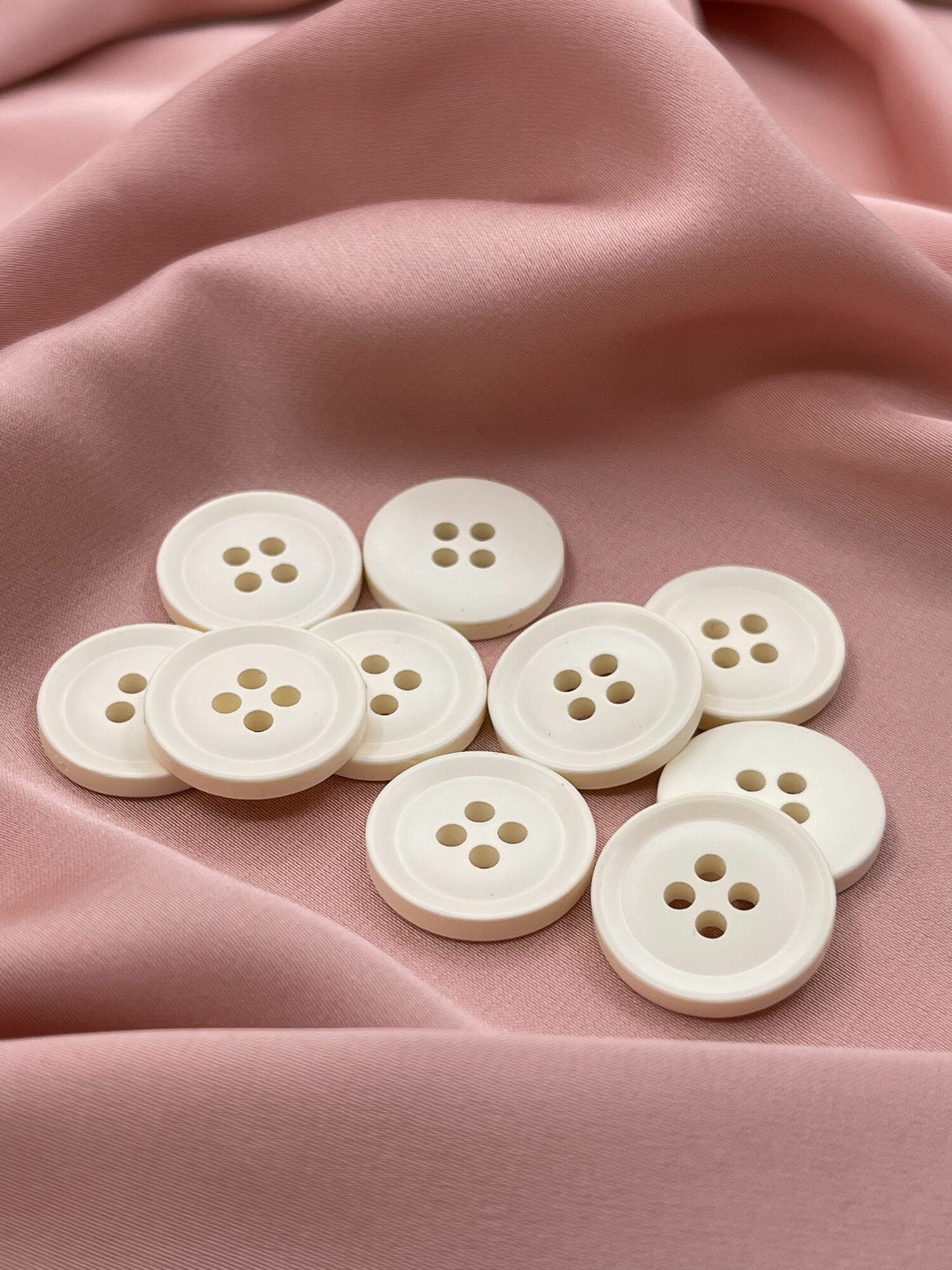 Пуговицы белые на прокол 18 мм, 10 штук