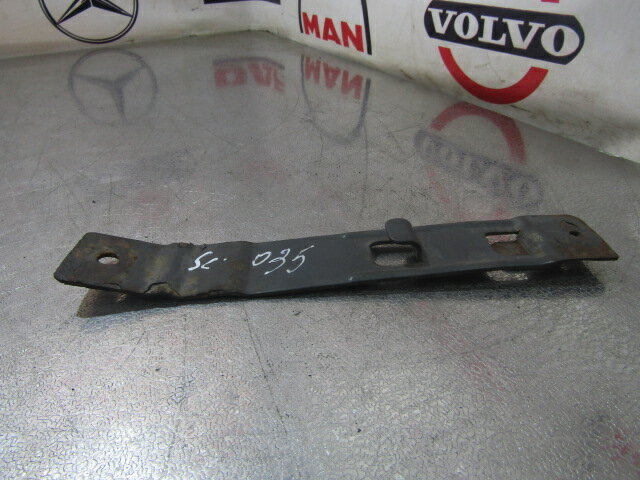 Крепление стягивающих резинок крыла Scania P, R, G