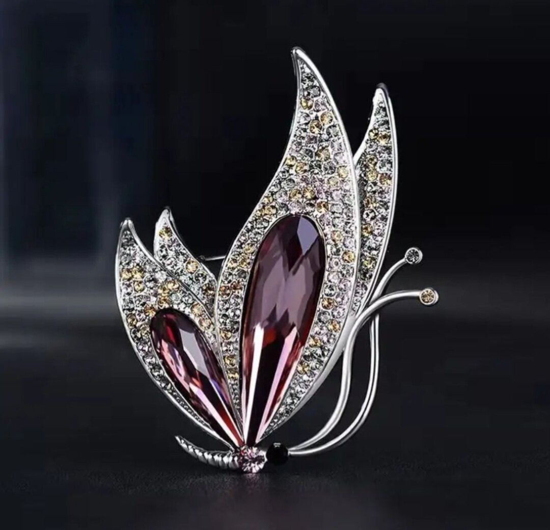 Брошь, стразы