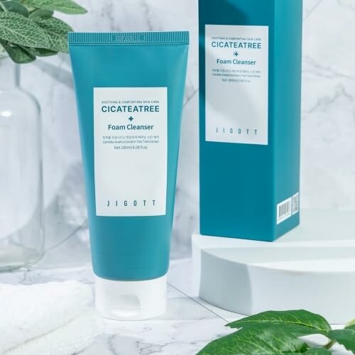 Пенка для лица очищающая с центеллой и чайным деревом Jigott Cica Teatree Foam Cleanser (180 мл)