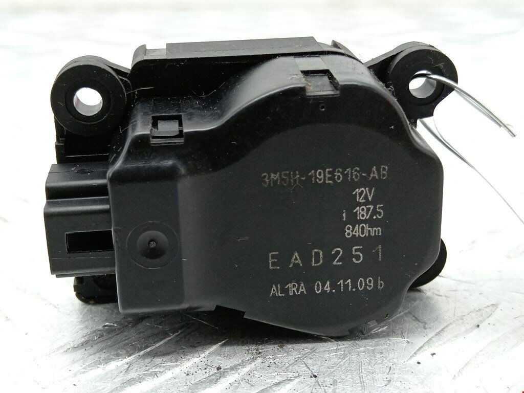 Сервопривод (электропривод моторчик привода) заслонки печки Ford Galaxy 2 1786200 арт. 1932525