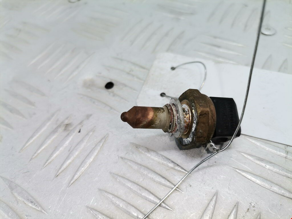 Датчик температуры охлаждающей жидкости BMW 3-Series (F30/F31/F34/F35) 13621433076 арт. 1605565