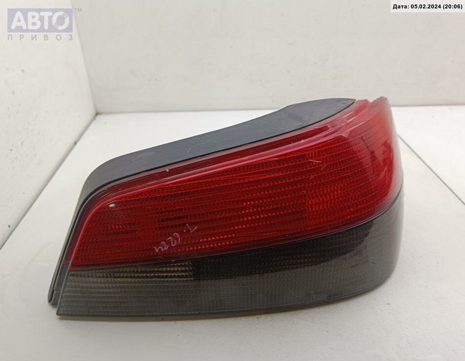 Фонарь задний правый Peugeot 306