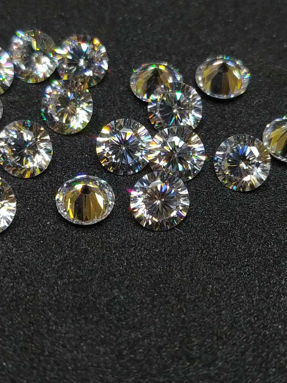 Фианит круг бесцветный 6 мм 88 граней, кубический цирконий, циркон