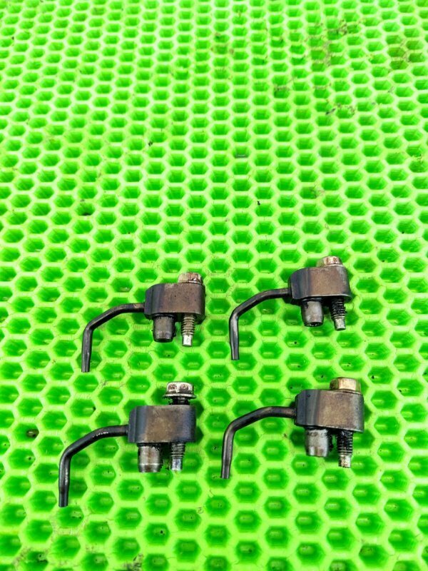 Форсунка масляная Mazda Axela BK ZYVE 2003-2009 ZJ0110580