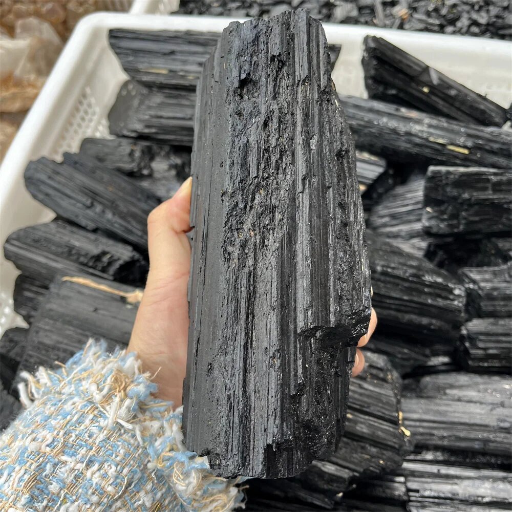 Черный турмалин гравий 10-1000г 320-395g