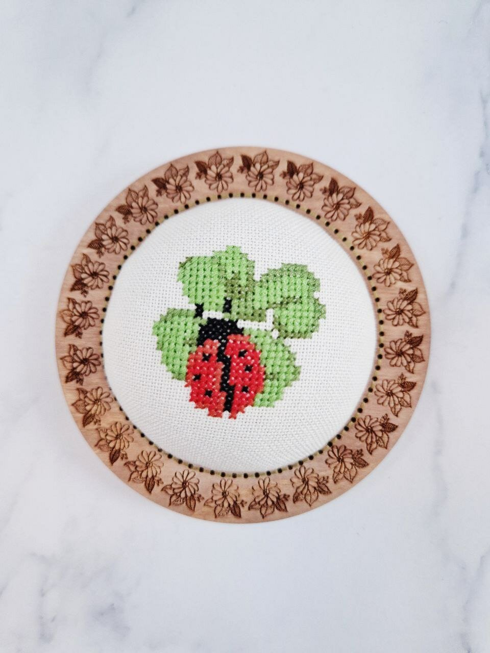 Игольница "Клевер" с вышивкой