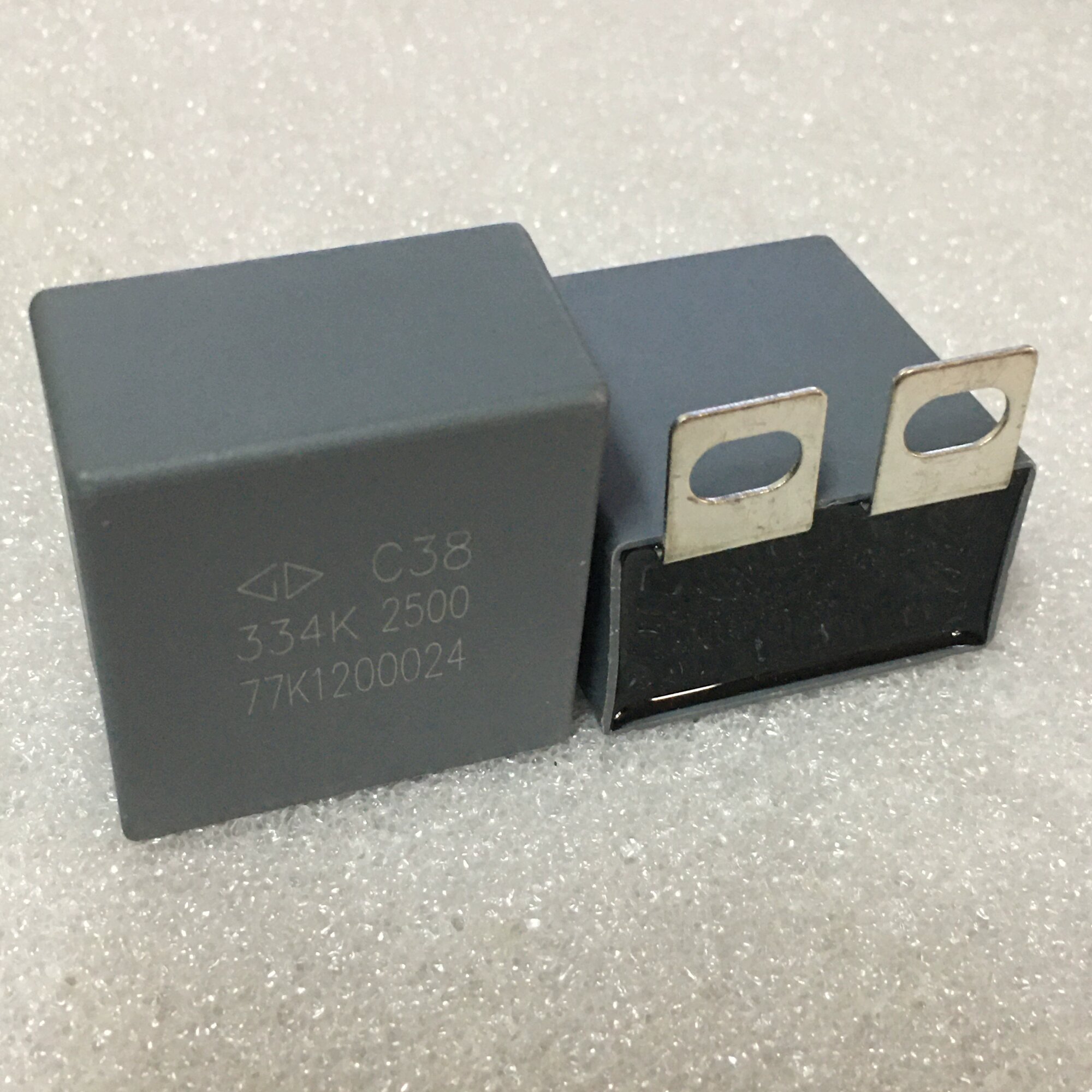 C38 334K 0.33UF 2500V сварочный аппарат IGBT поглощающий защитный пленочный конденсатор 1шт цена