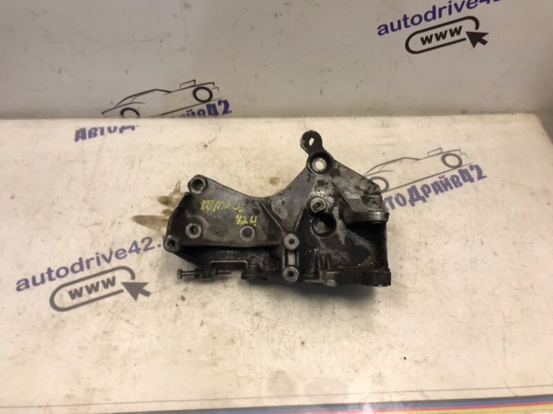 Б/У кронштейн генератора Renault Symbol 2004 LB K7J700 . Без кондиционера. 34407 RENAULT арт. 8200020552