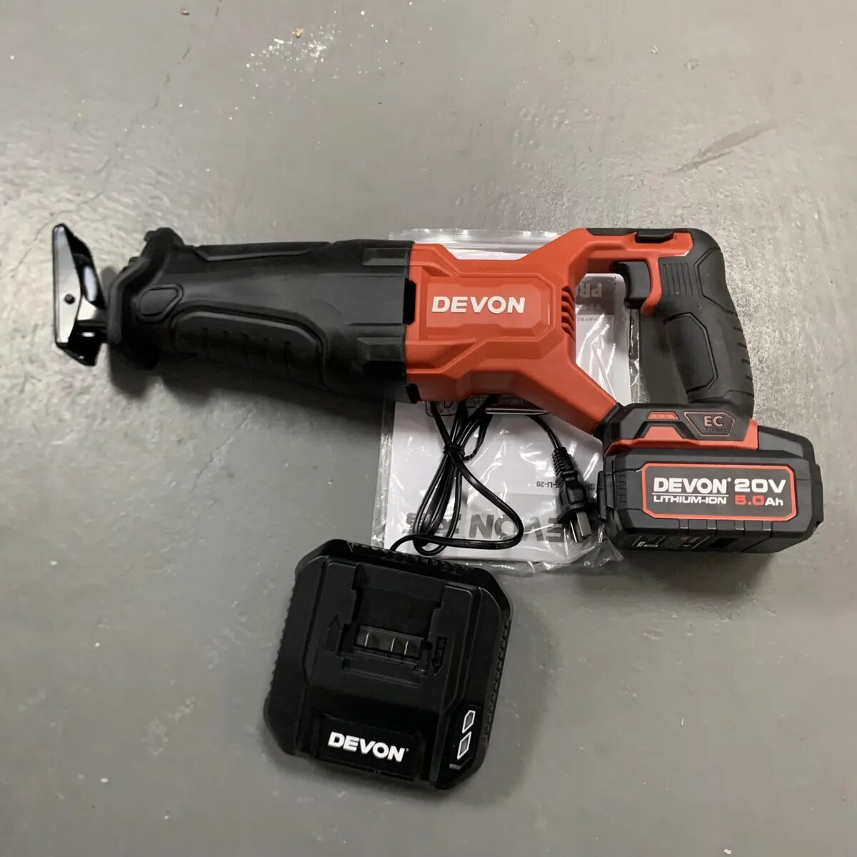 DEVON 5836 Литий - ионная сабля Пила Высокотехнологичная возвратно - поступательная пила