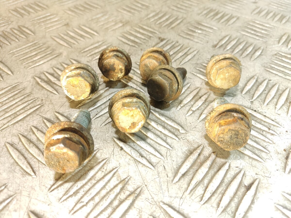 Болт подрамника заднего VOLKSWAGEN Bora 1997-2005 N0195027