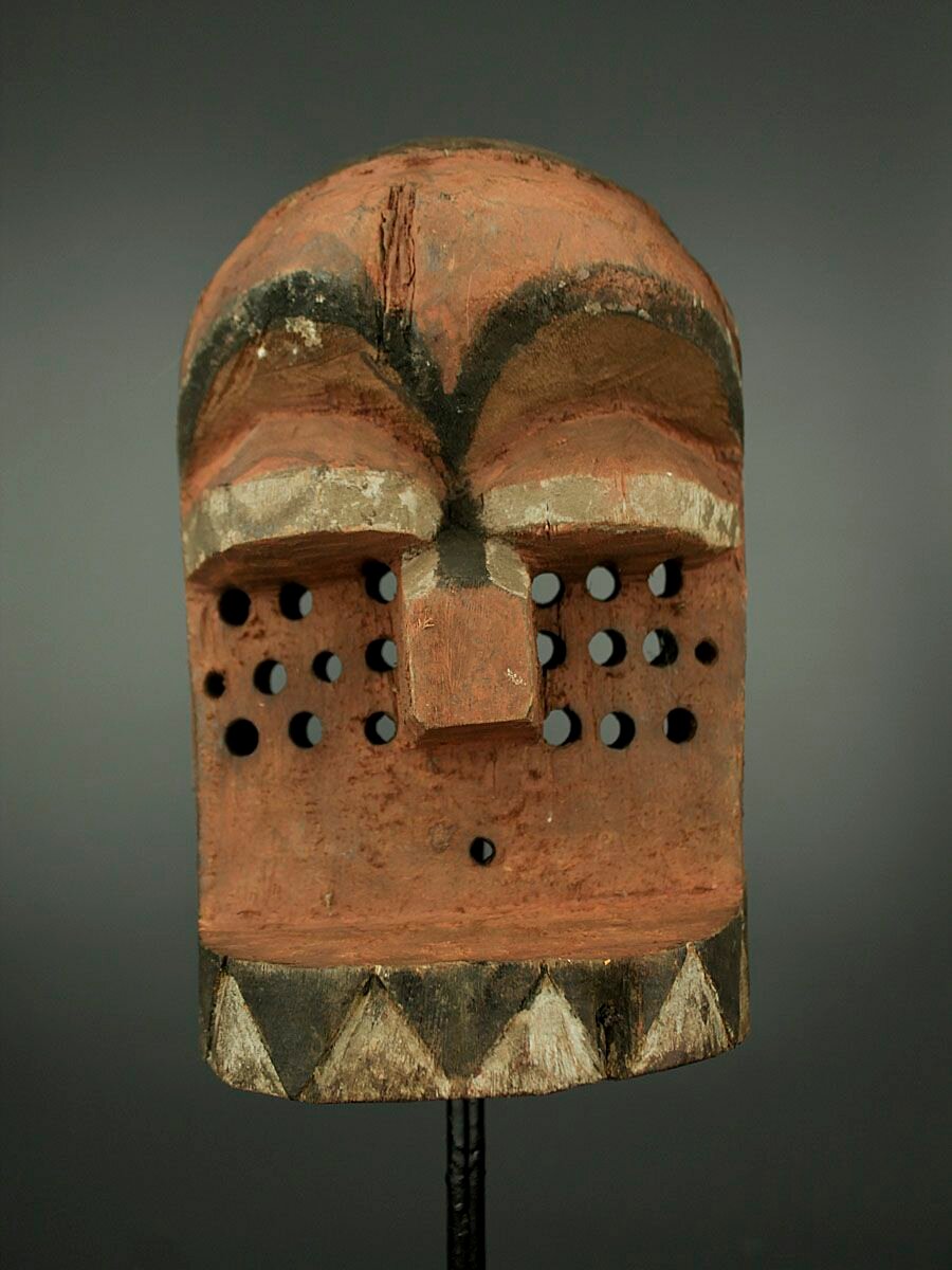 Африканская маска народности Pende (Eastern) Kindombolo из Конго