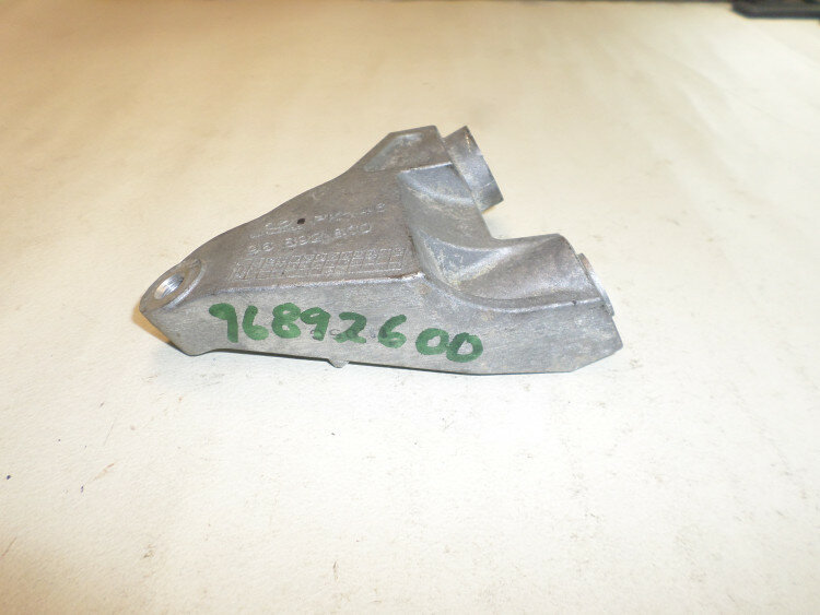 Кронштейн генератора 96490467 96892600 96426046 Шевроле Авео F16D4, 1,4- 1,6л 16V - тип B