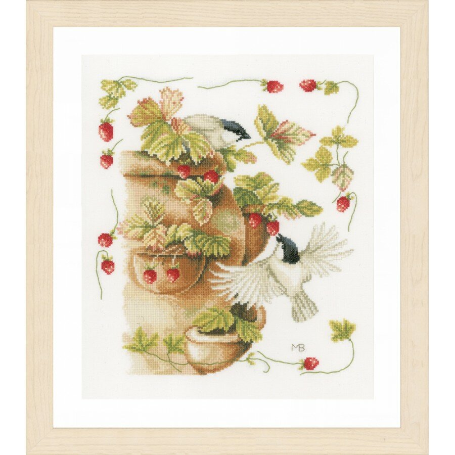 Набор для вышивания Strawberries & Birds 30 х 33 см LANARTE PN-0168599
