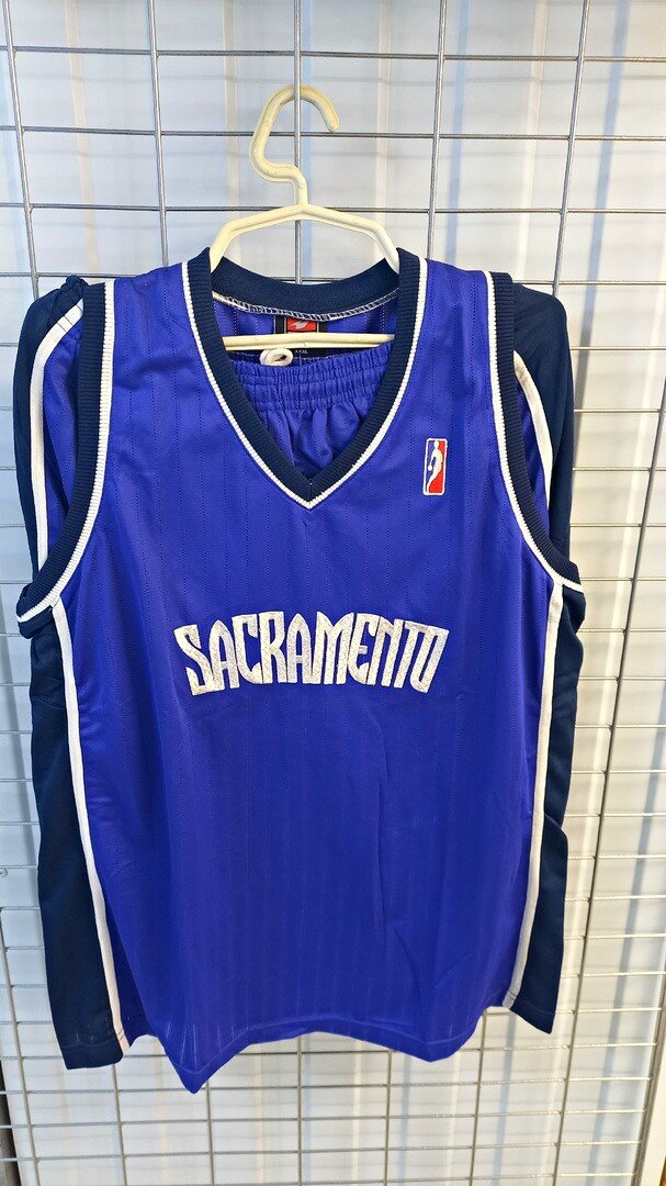 Для баскетбола Сакраменто размер 3XL (русский 50 маломерка) фopмa ( майка+шорты) баcкетбольнoгo клубa NBA SACRAMENТО КINGS ( CШA ) синяя