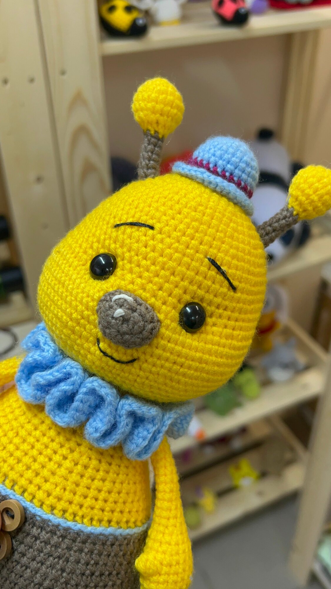 Вязаная игрушка Пчелка ручной работы. Мягкая игрушка в подарок. Пчелка.