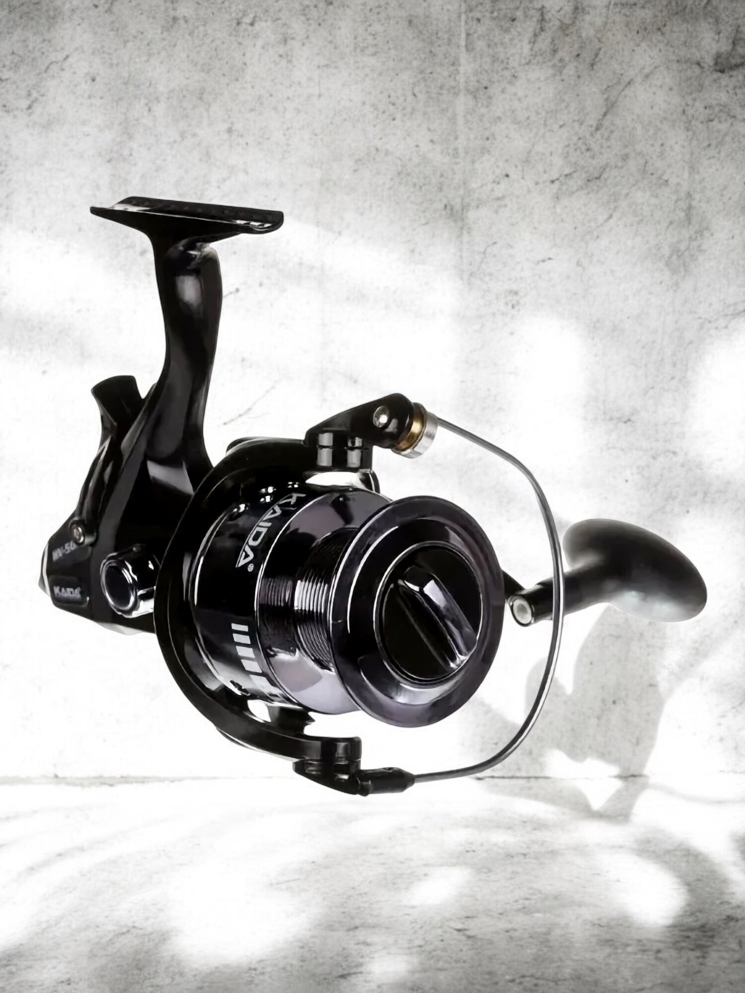 Катушка рыболовная безынерционная с байтраннером Kaida HV50 3BB