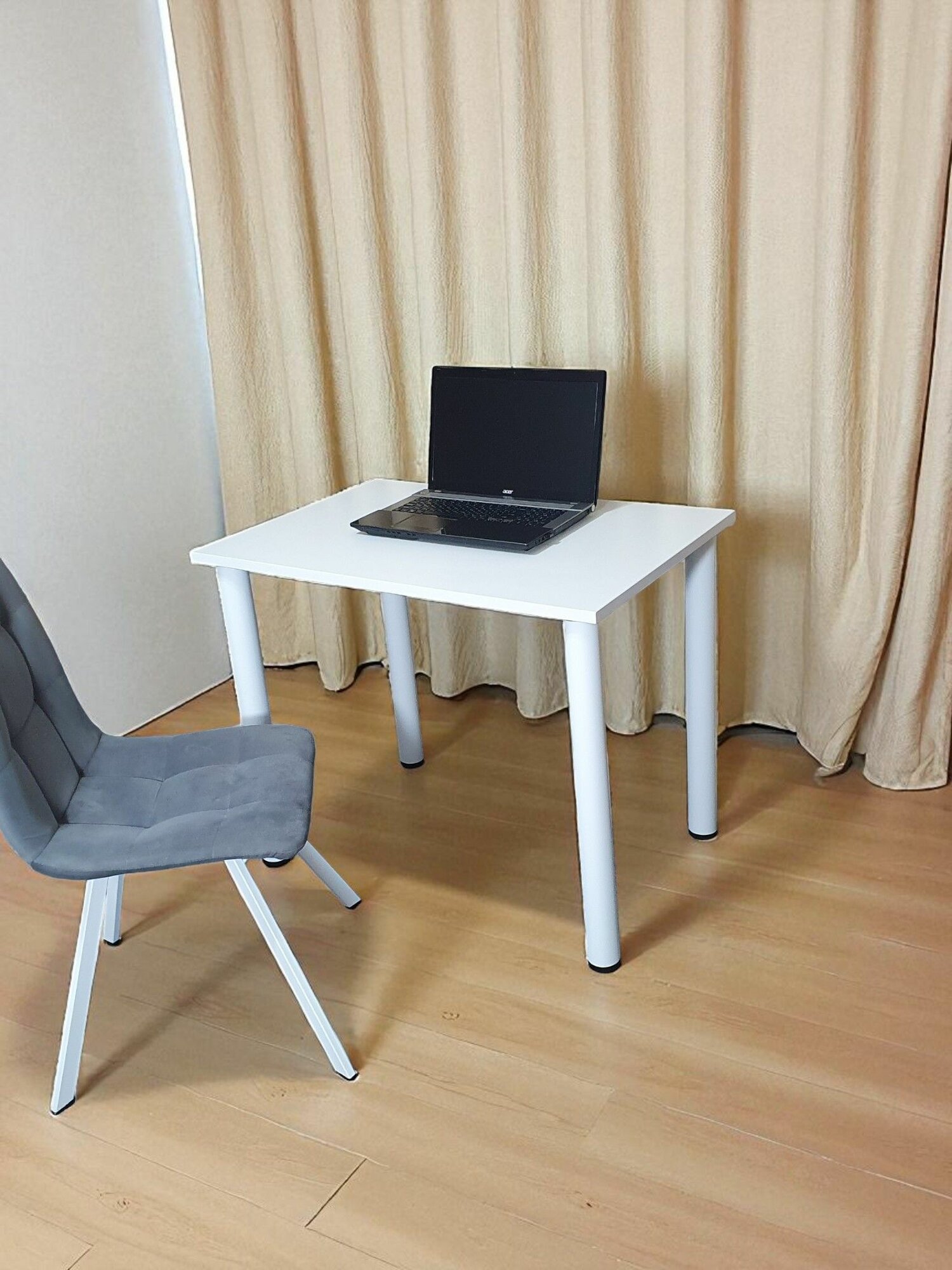 Стол компьютерный/ цвет столешницы Белый, 90*60 см. Ножки белые.