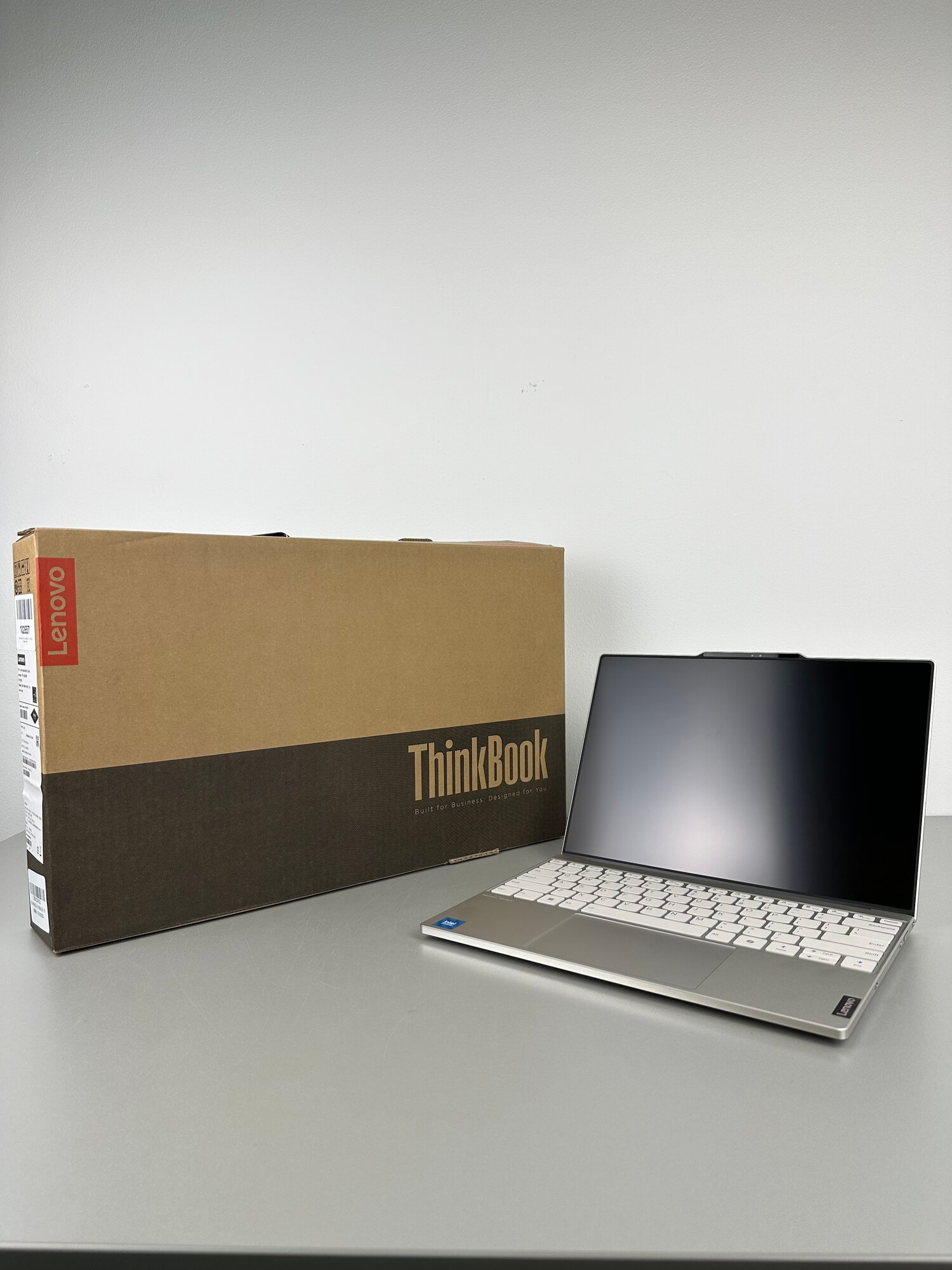 Ноутбук Lenovo ThinkBook X 2025 / Ultra 9 285H, 32GB, 1TB, Магниевый