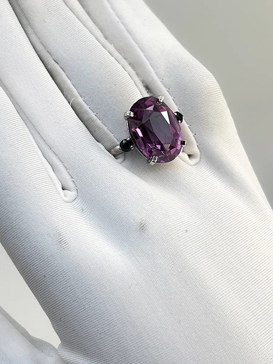 Перстень, серебро, 925 проба, родирование, шпинель, александрит синтетический