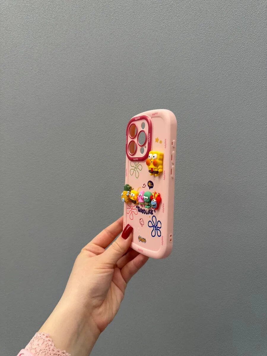 Чехол на Iphone 15 Pro , цвет розовый , детский , с фигурками . — фото 1