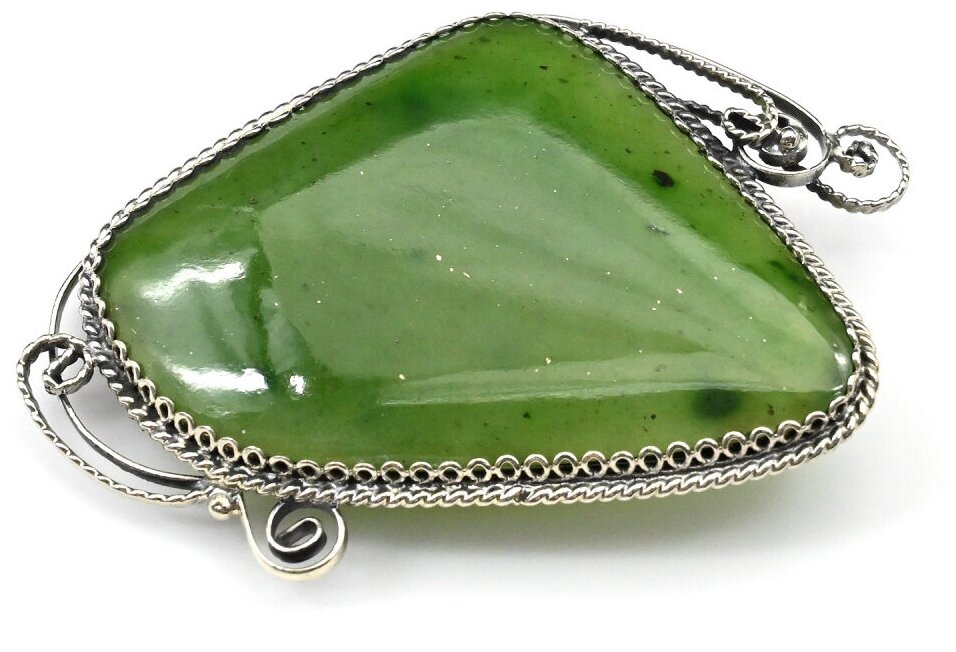 Брошь, нефрит