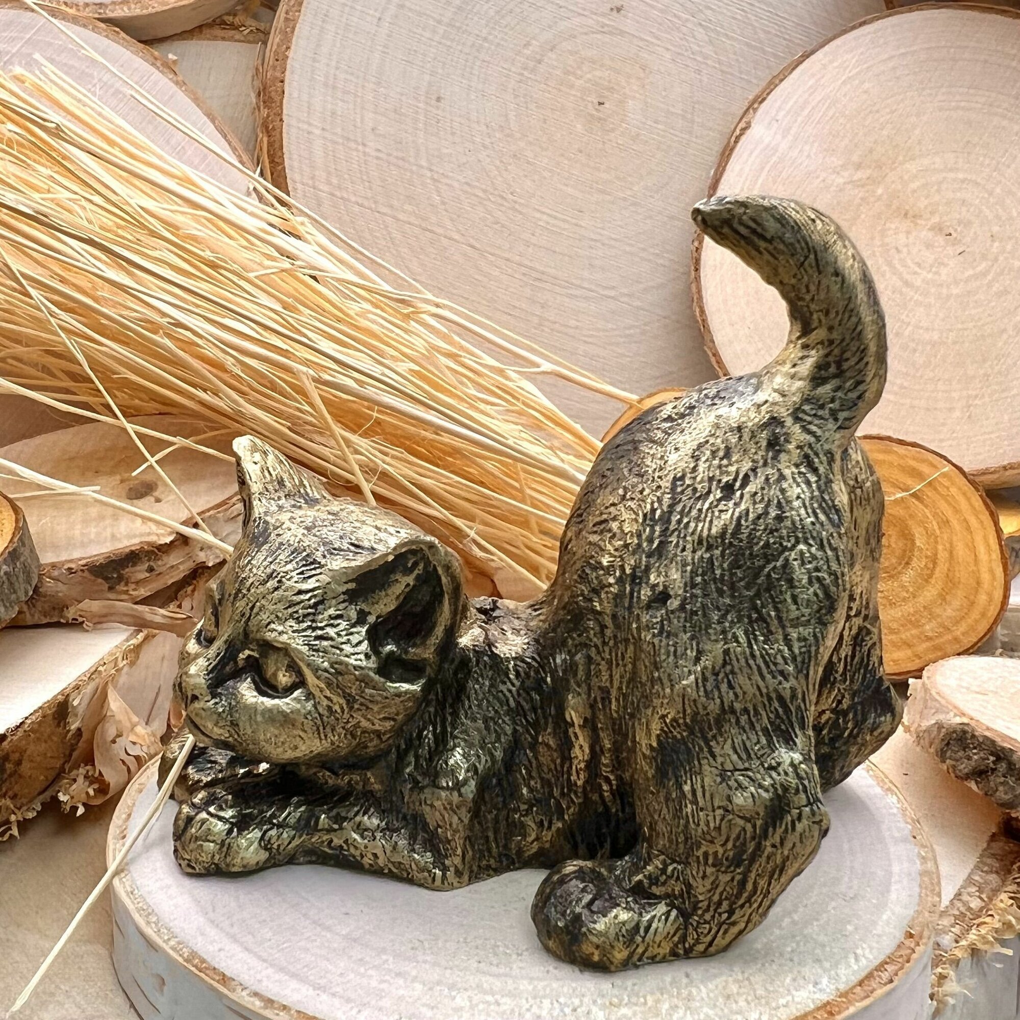 Бронзовая декоративная статуэтка Кошечка, фигурка ручной работы — фото 1