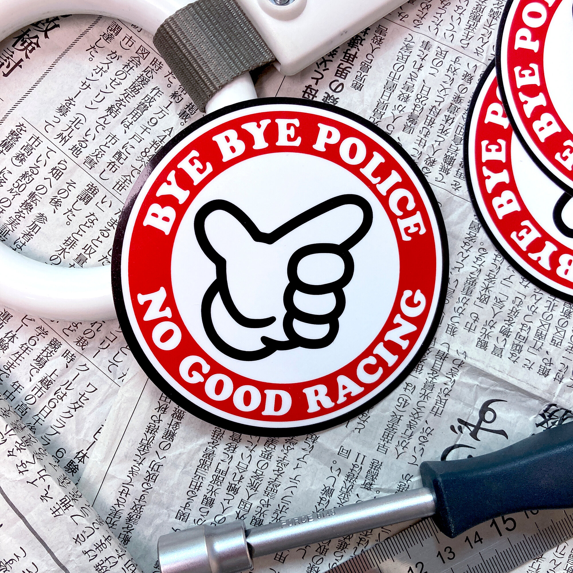 Наклейка на авто Bye Bye police No good racing 10х10см