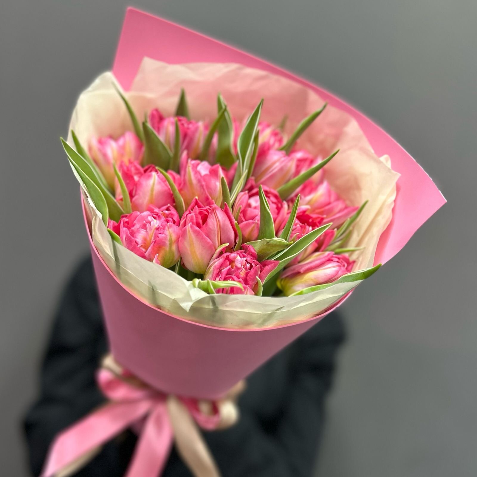 Букет из 15 пионовидных тюльпанов Флэш Поинт
