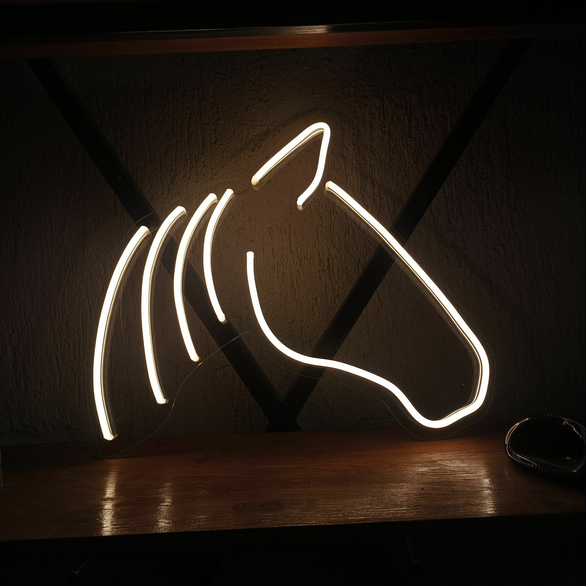 Светильник неоновый Elmarto Голова лошади, 38х38 см, теплый белый